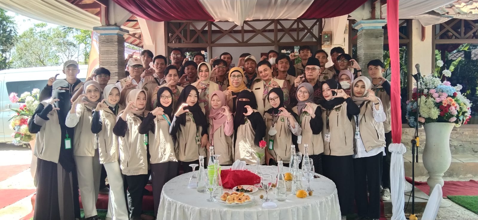 Melalui Program Gerakan IKIP SIliwangi Mengajar (GISMA) Mahasiswa IKIP ...